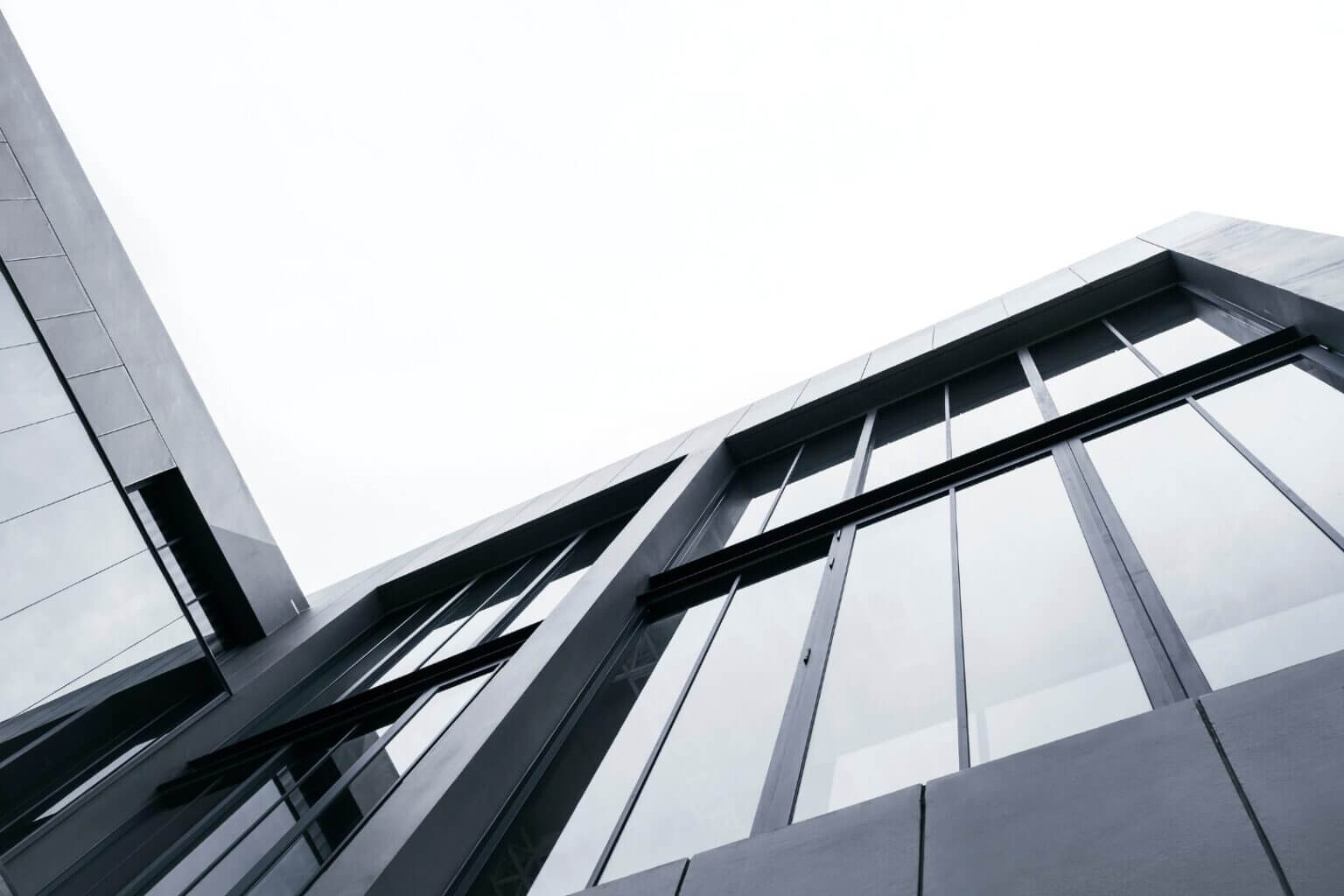 เจาะลึกเทรนด์ “อะลูมิเนียม” วัสดุแห่งอนาคต: พลิกโฉมการก่อสร้างและ ...